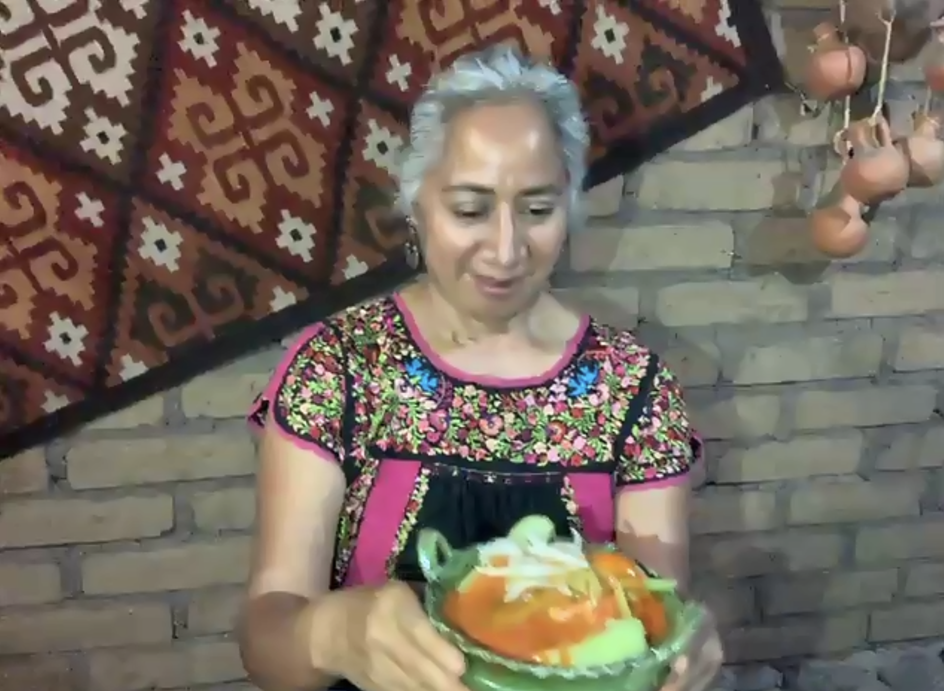 Prepara mole amarillo de Oaxaca vía Zoom con cocinera tradicional ...