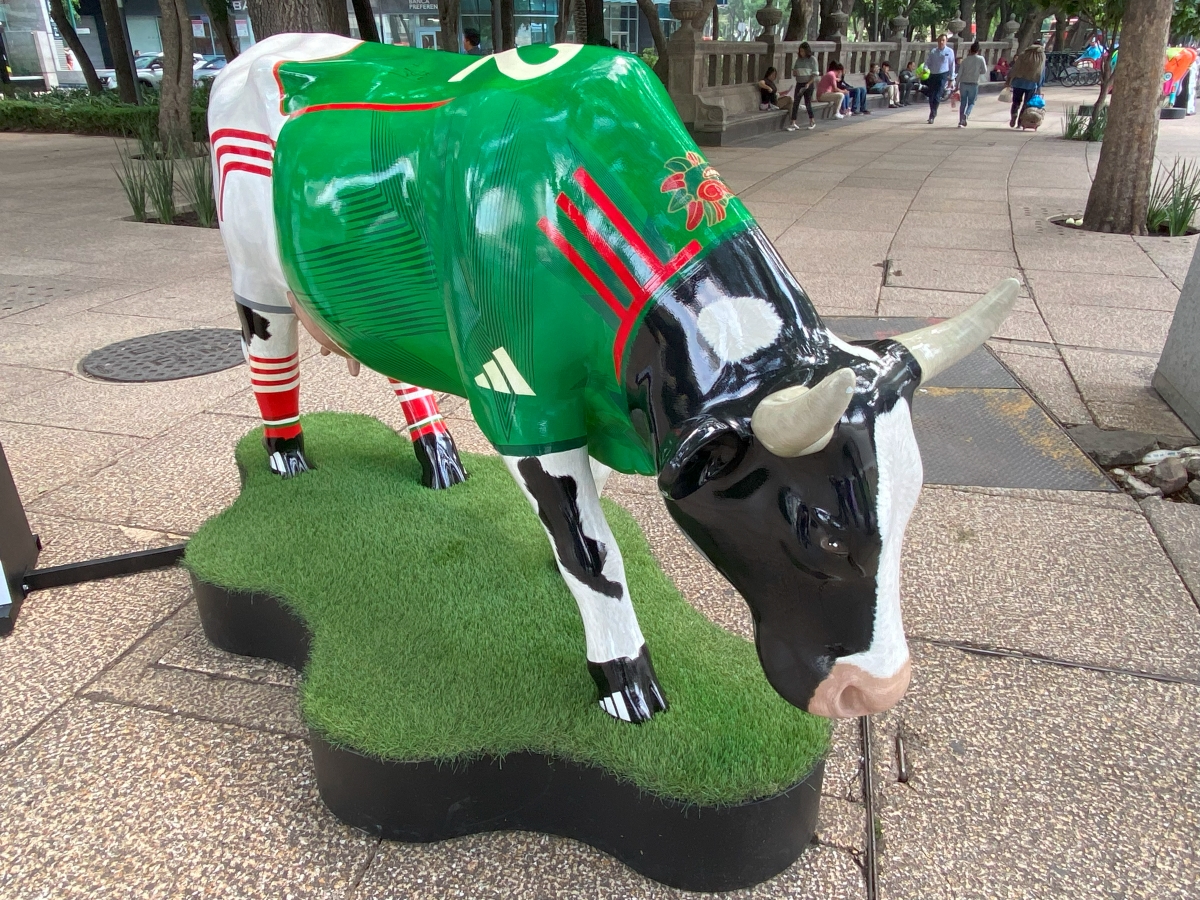 ¡Reforma se llena de vacas! CowParade México está de vuelta - México ...
