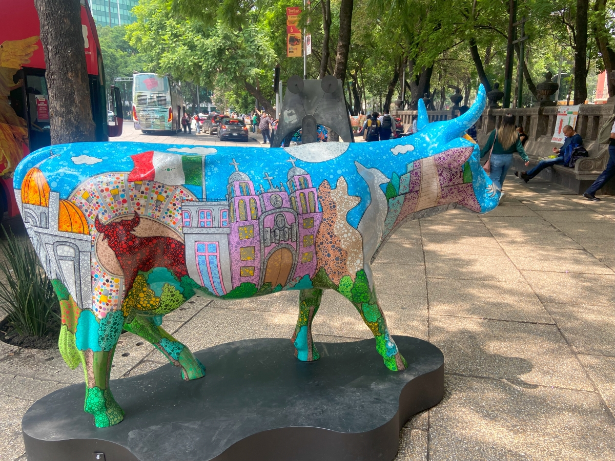 ¡Reforma se llena de vacas! CowParade México está de vuelta - México ...