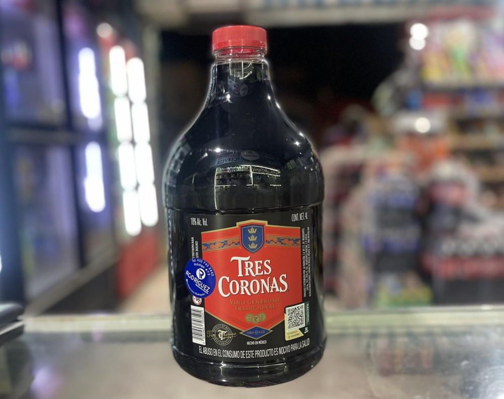Polla Bebida De Alcohol Con Huevo Crudo Para Desayunar México